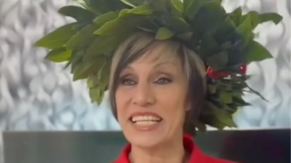Annalisa Minetti, il video della Proclamazione di Laurea: "Dottoressa ...