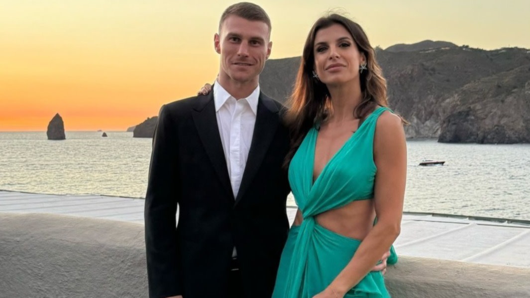 Elisabetta Canalis, le foto in Sicilia con il fidanzato Georgian Cimpeanu | Mediaset Infinity