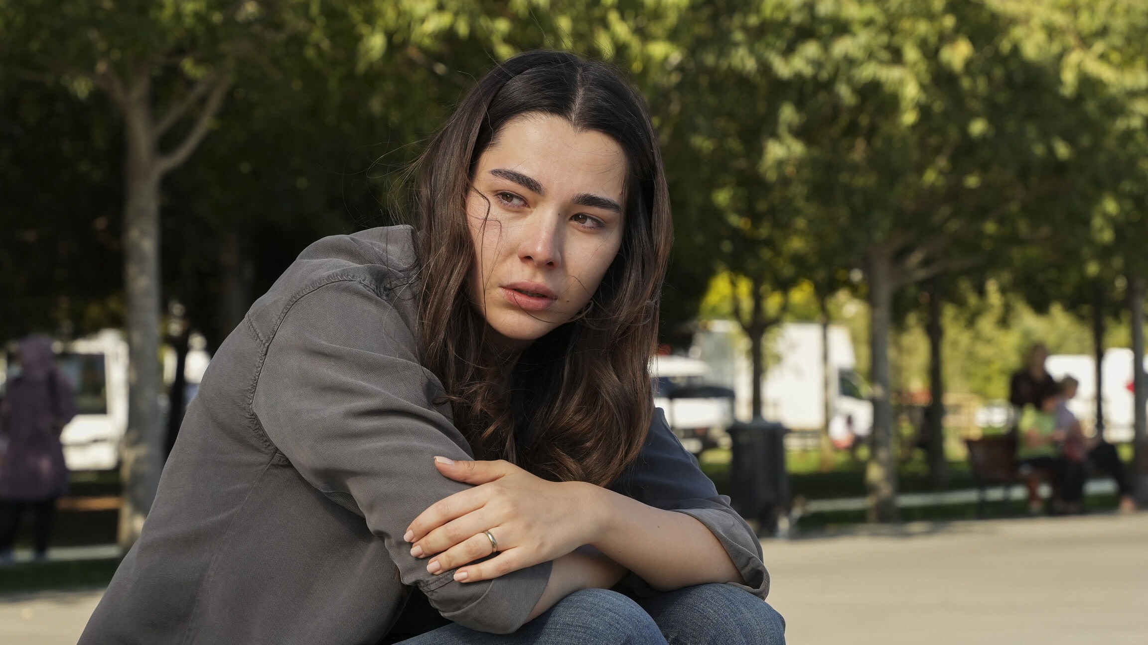 Tradimento, Feyza Sevil Güngör confessa: "Ho pianto sul set" | Mediaset Infinity