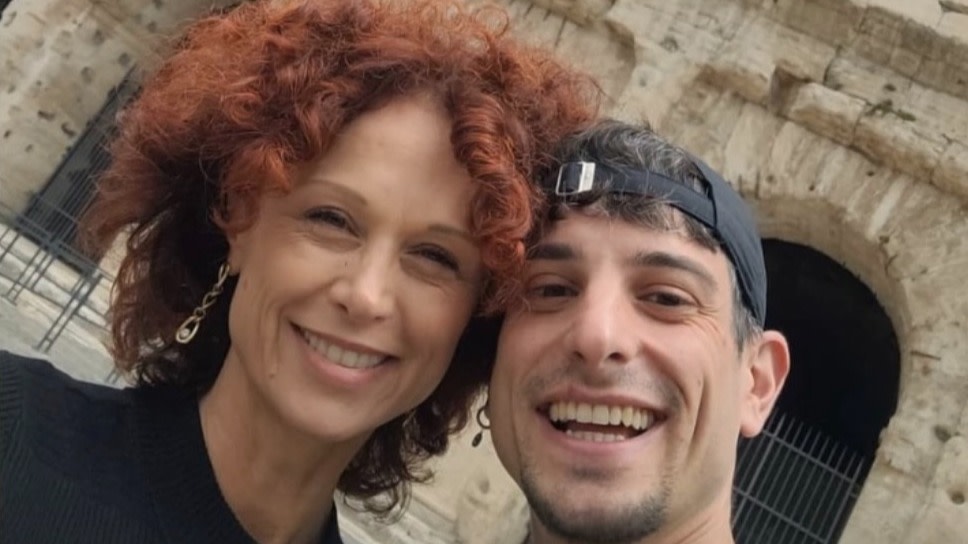 Beatrice Luzzi e Giuseppe Garibaldi a Roma insieme: la foto | Mediaset ...