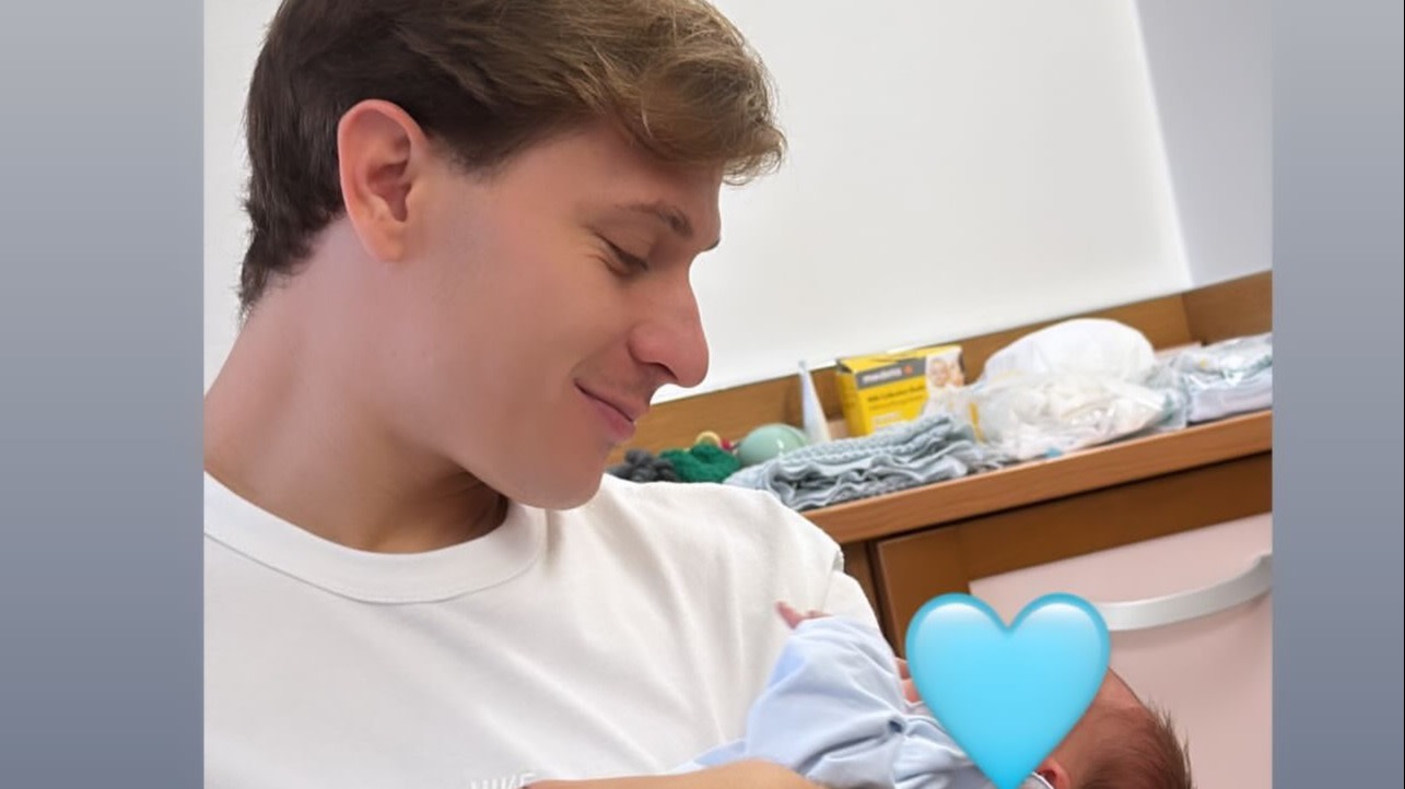 Nicoló Barella, lo scatto con il figlio Romeo prima di partire per gli ...