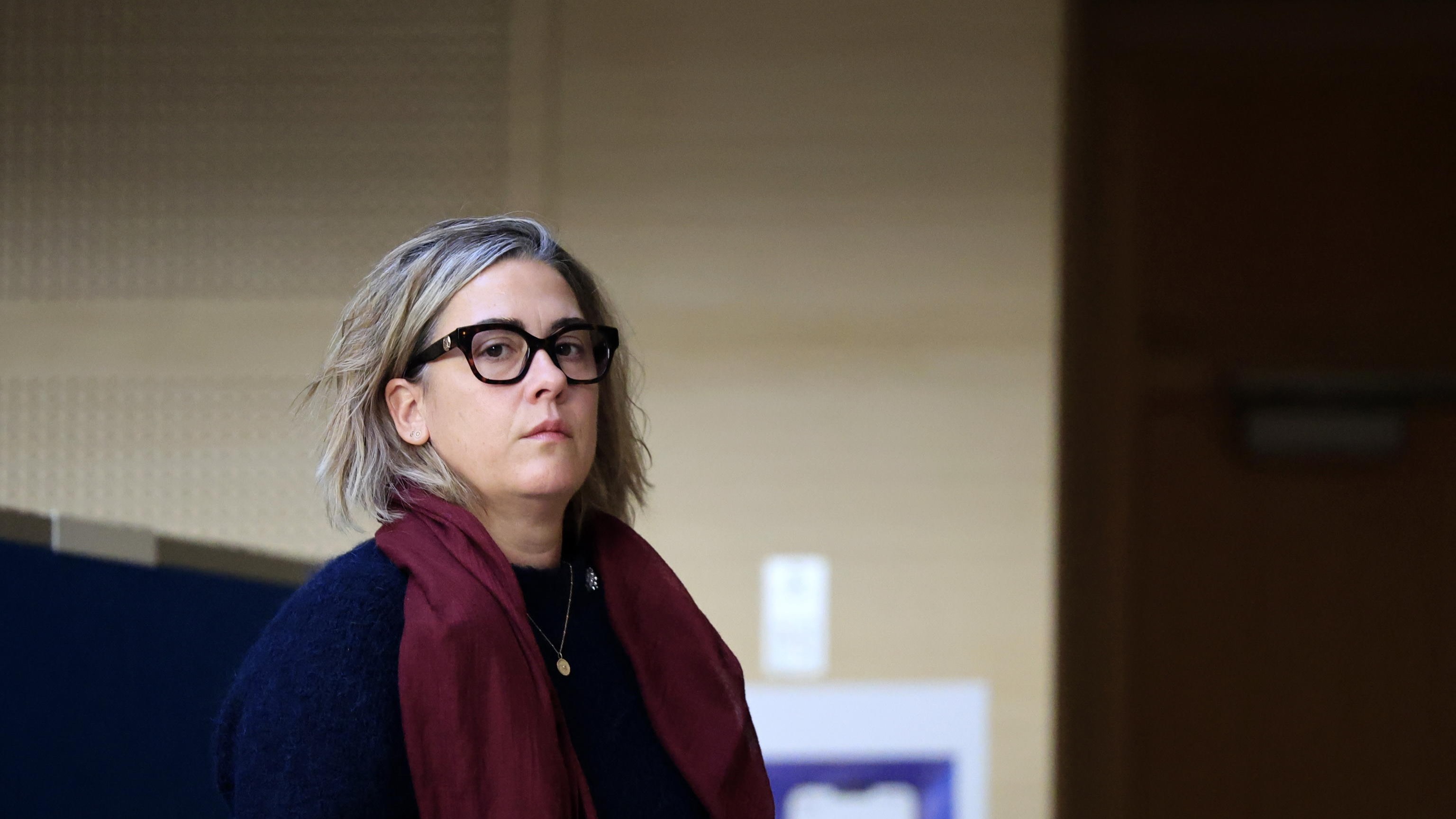 Caroline Darian denuncia il padre Dominique Pelicot: "Ha sedato e ...