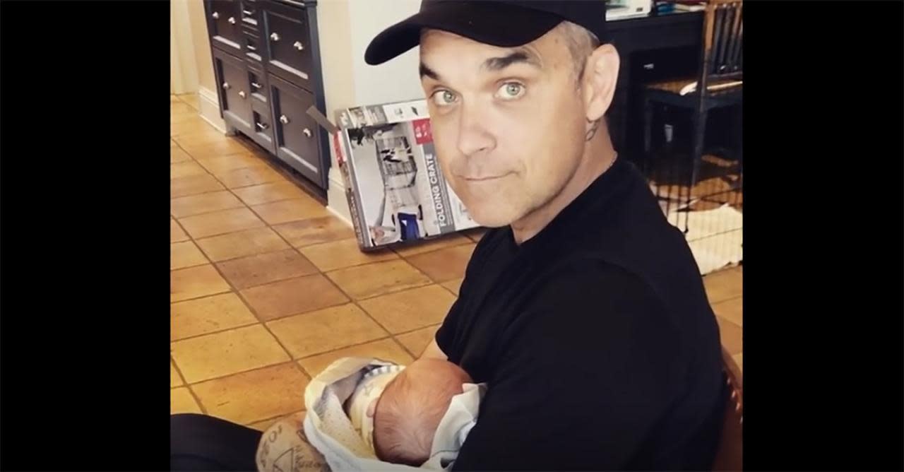 Robbie Williams è papà per la quarta volta | Mediaset Infinity