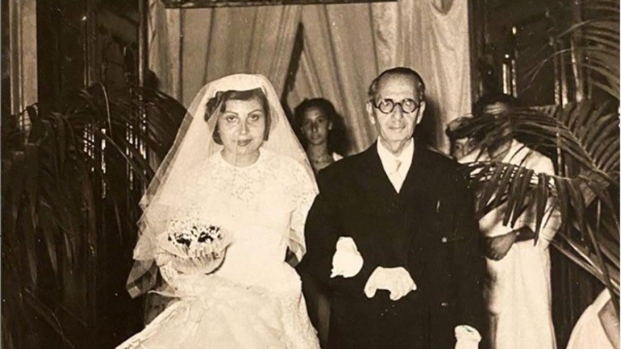 Barbara d'Urso ricorda la mamma: "Come eri bella" | Mediaset Infinity