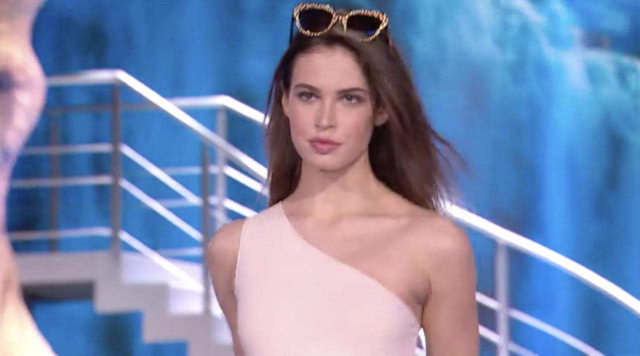 Ciao Darwin 8, la sfilata in intimo di Finti giovani e Nati vecchi | Mediaset Infinity