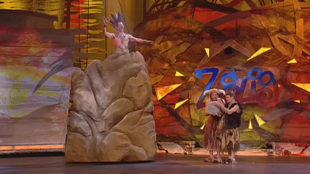 Zelig, "Pdor, figlio di Kmer" di Aldo, Giovanni e Giacomo | Mediaset ...