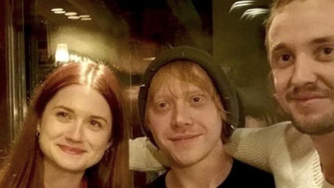 Harry Potter, Draco Malfoy e la foto con Ron e Ginny Weasley | Mediaset ...