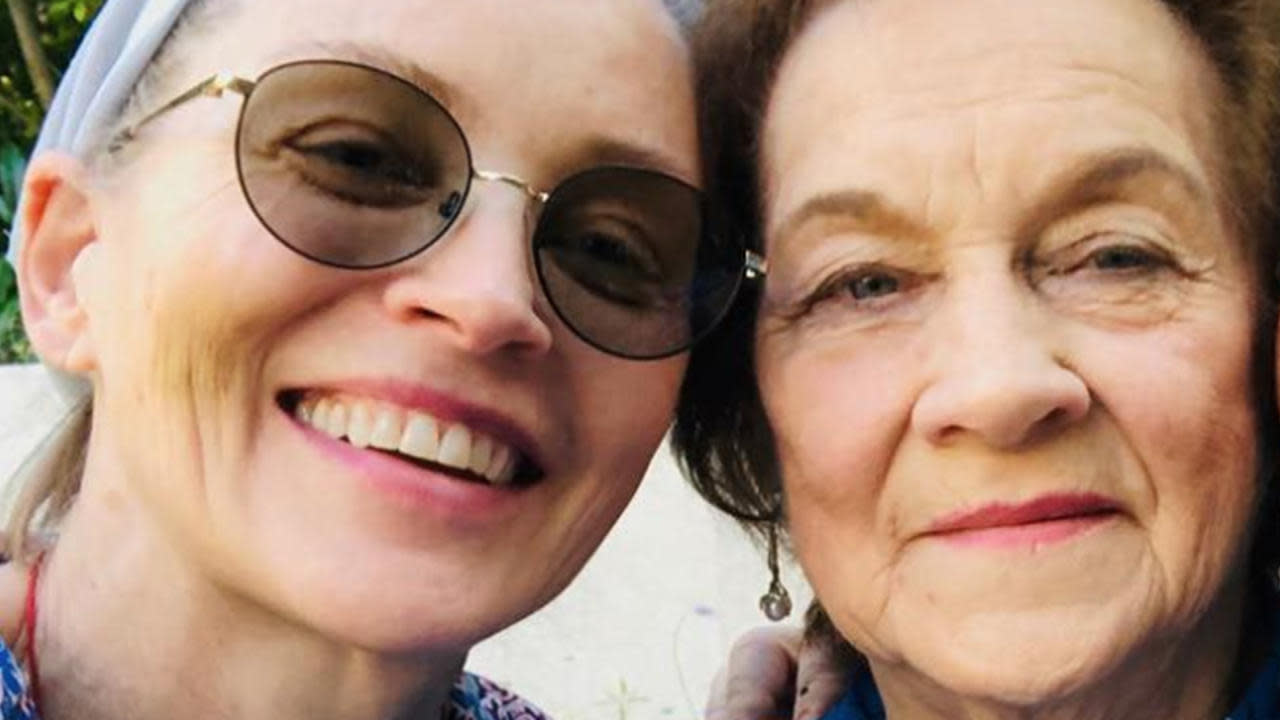 Sharon Stone: "Pregate per mia mamma, ha avuto un altro ictus ...