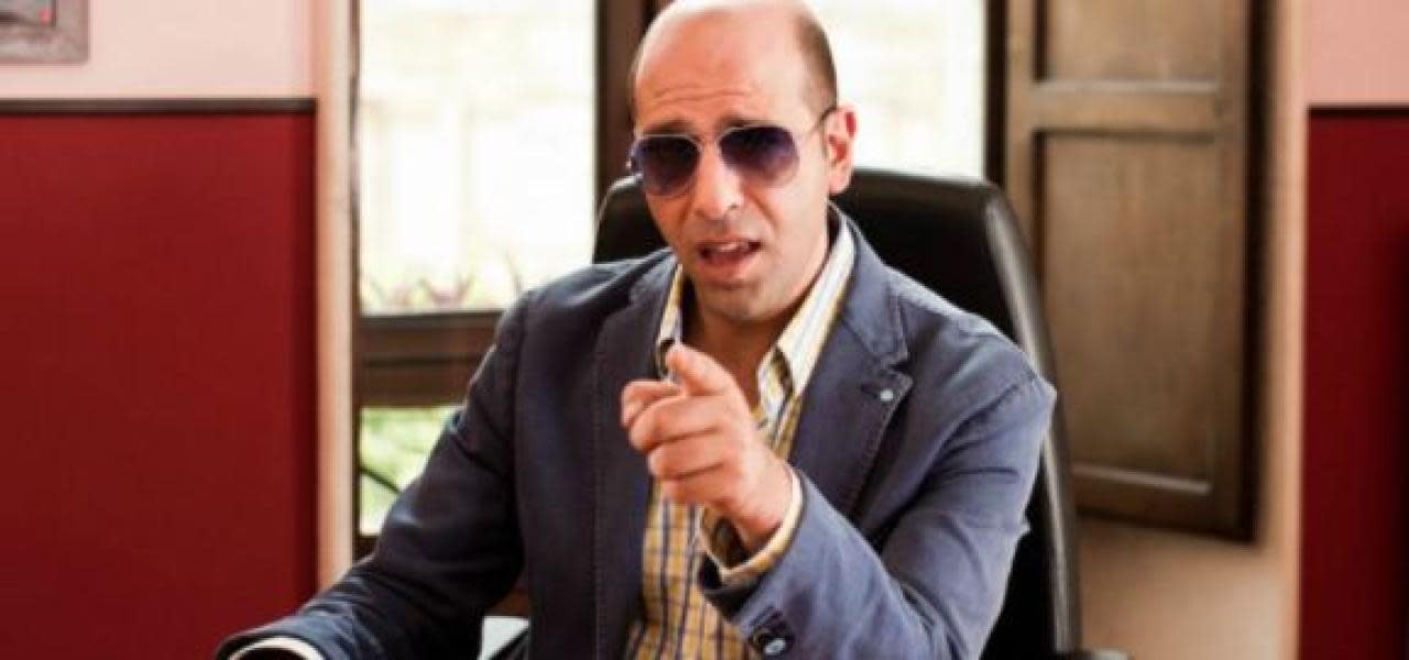 Quo vado? su Canale 5 e in streaming, la trama e il cast del film ...