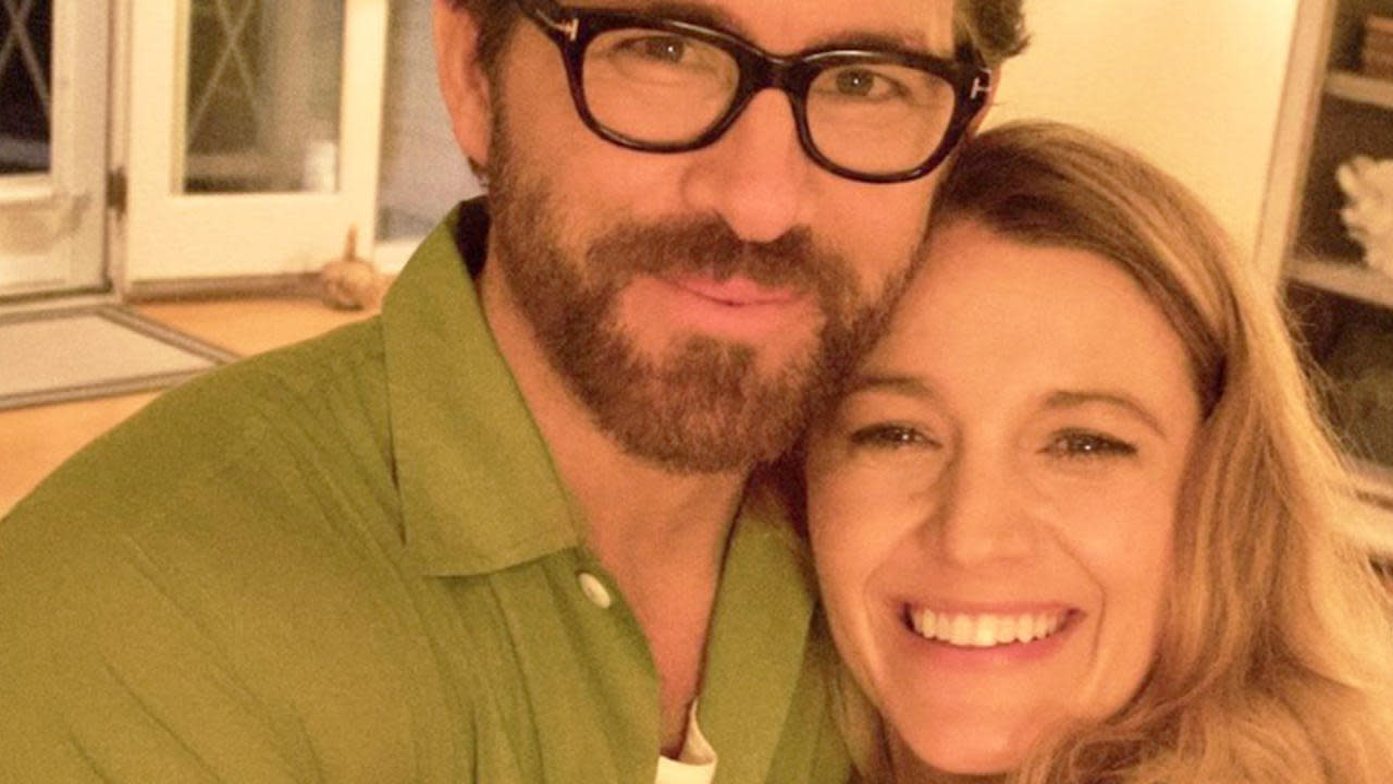 Ryan Reynolds, gli auguri a Blake Lively: "Non so se tu sia vera o sia ...