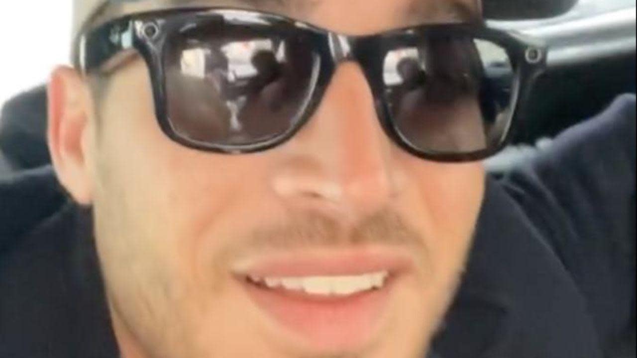 Antonino Spinalbese, la foto con Luna Marì: "Andiamo in ufficio con ...