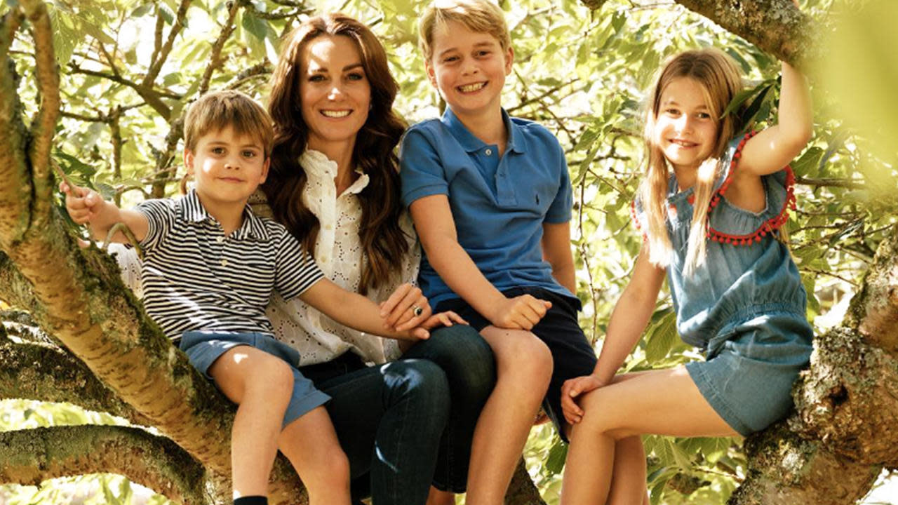 Kate Middleton e le foto inedite con i figli per la festa della mamma ...