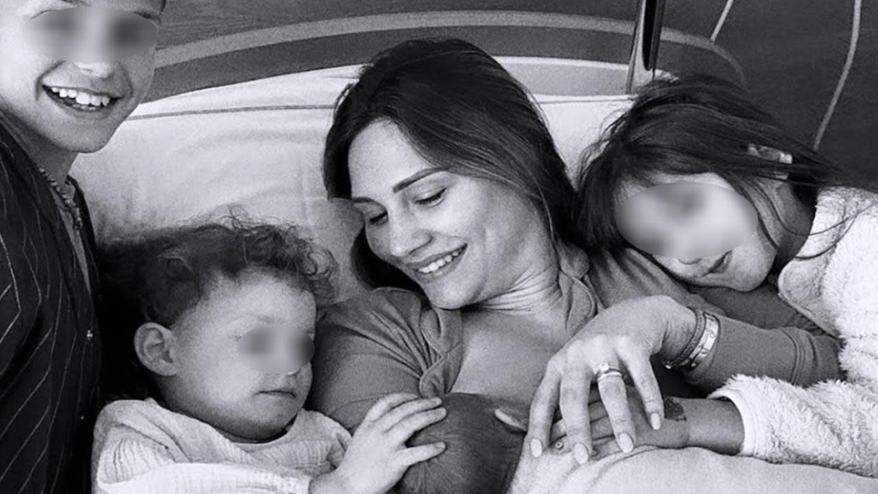 Beatrice Valli e Marco Fantini, prime foto dei quattro figli | Mediaset Infinity