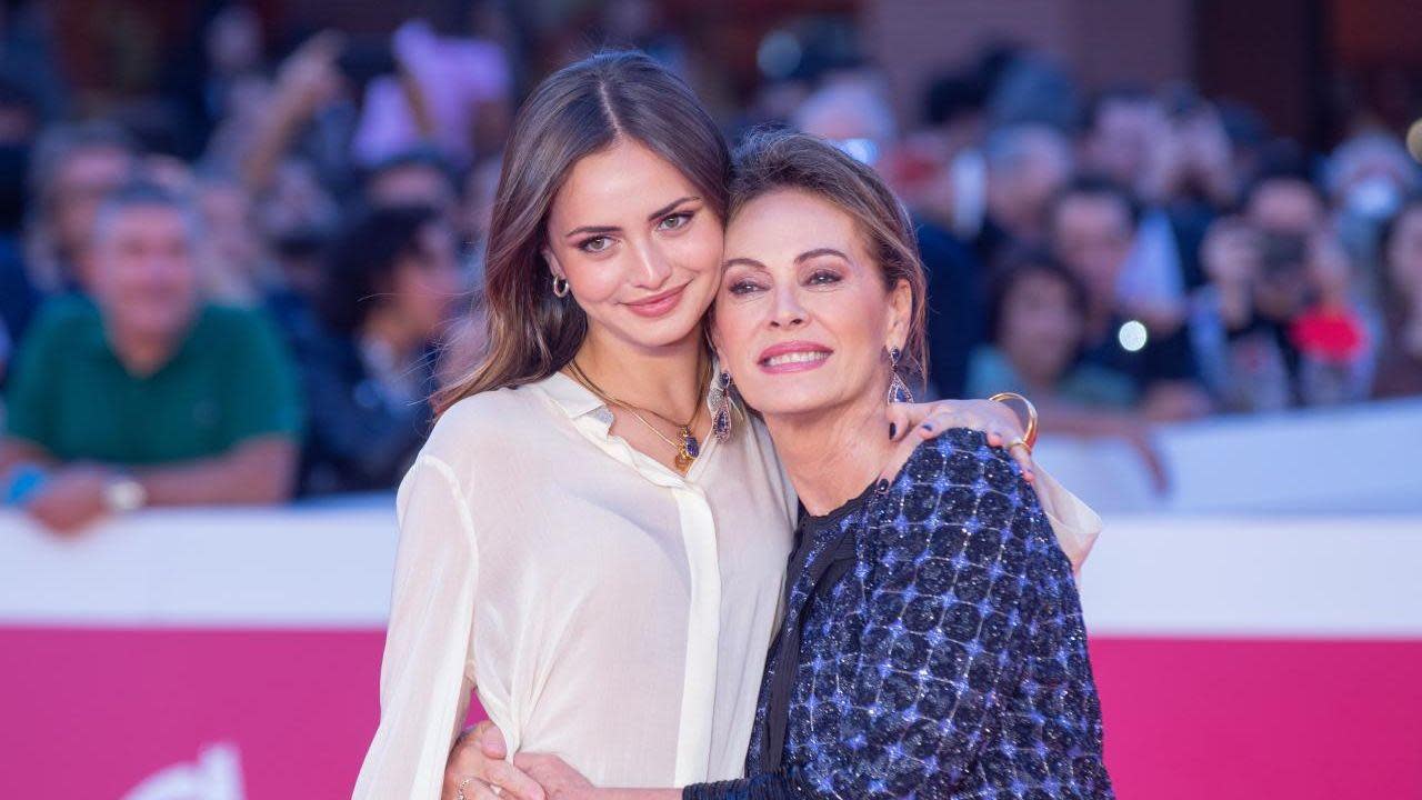 Elena Sofia Ricci, la dedica alla figlia Maria dopo la Maturità | Mediaset Infinity