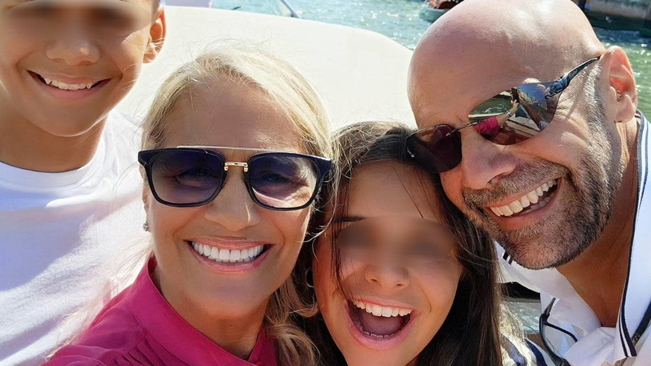 Heather Parisi, le foto con il marito e i gemelli Elizabeth e Dylan ...