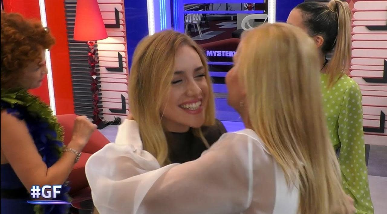 Grande Fratello: Chi è Heidi Baci: età, carriera, Grande Fratello ...