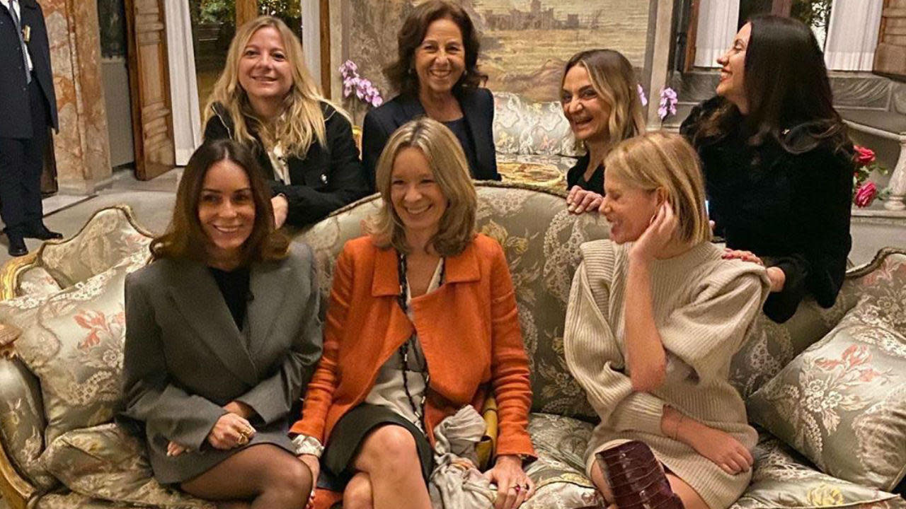 Alessia Marcuzzi, il regalo delle amiche e gli auguri social | Mediaset ...