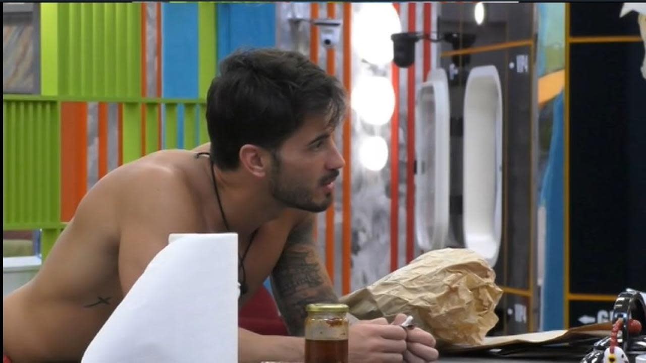 Ivan Gonzalez a Clizia Incorvaia: "Vorresti un fidanzato spagnolo ...