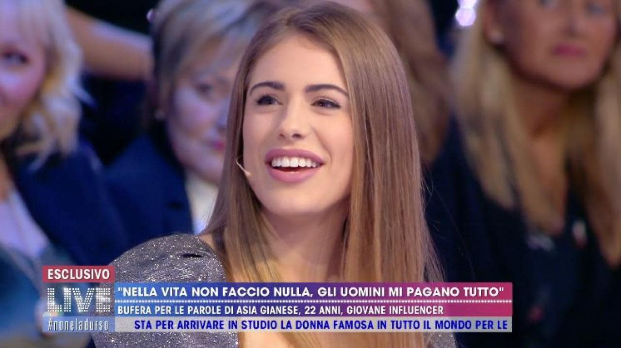 Asia Gianese: “Gli uomini mi pagano tutto, anche le tette” | Mediaset ...